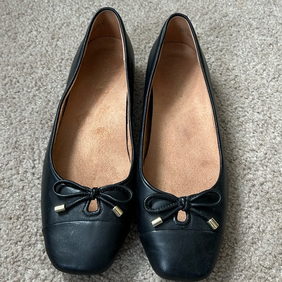 Vionic | Shoes | Vionic Klara Ballet Flat In Black Leather Size 95 For ...